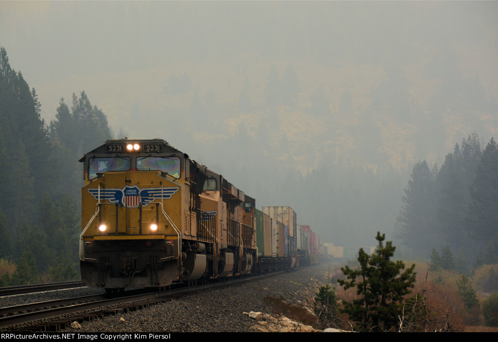 UP 5231 WB Stack Train Roseville (Donner Pass) Sub